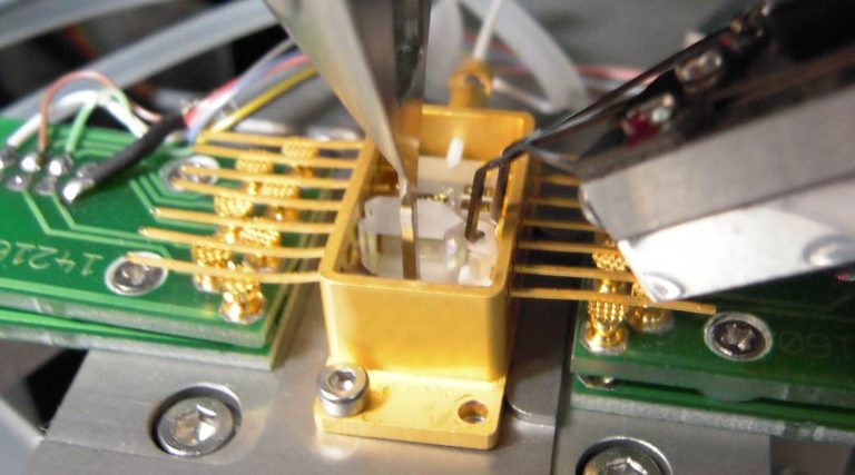 Photonic Device Assembly – ficonTEC Service